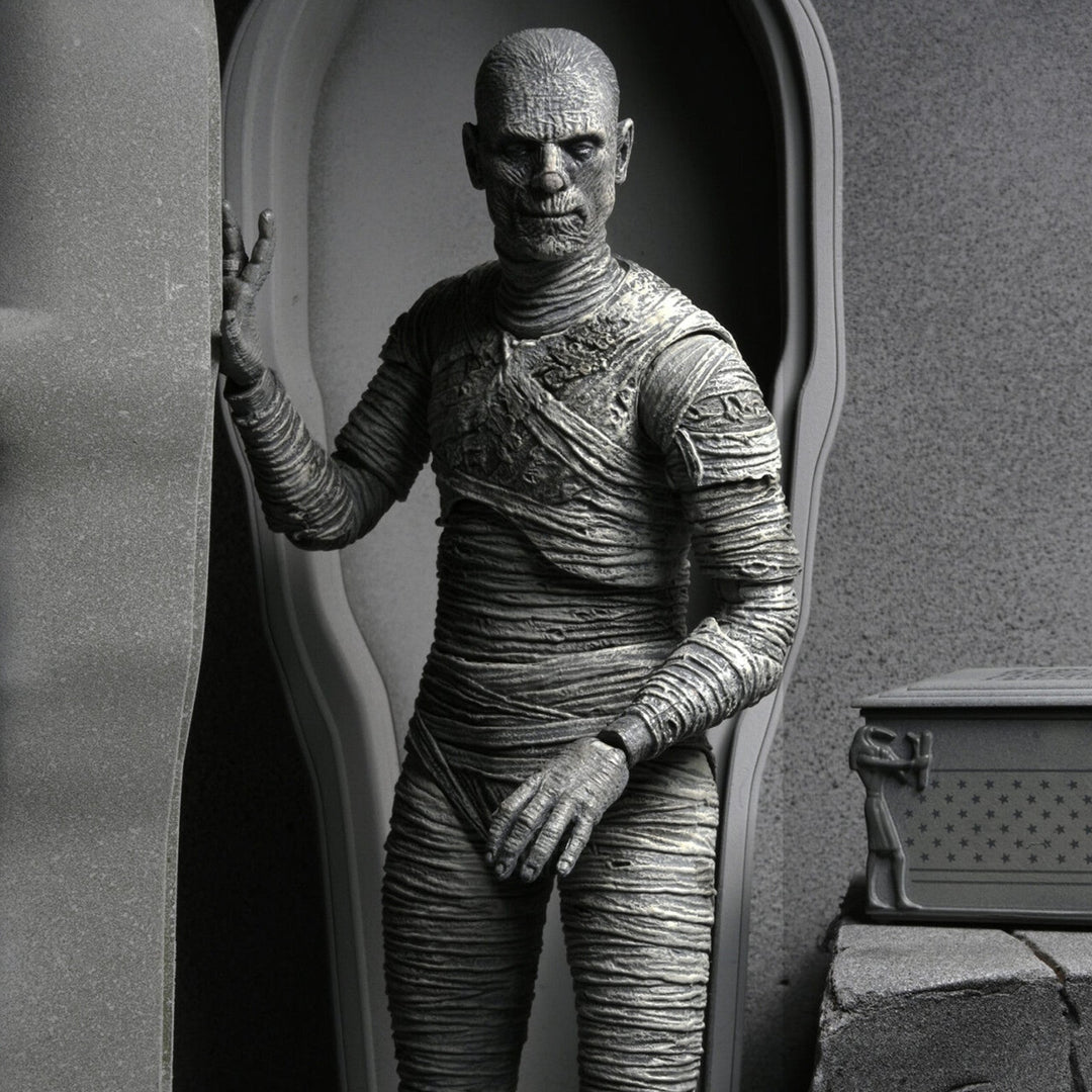 NECA Universal Monsters Ultimate Mummy (Black & White) – Nerdzoic Toy Store