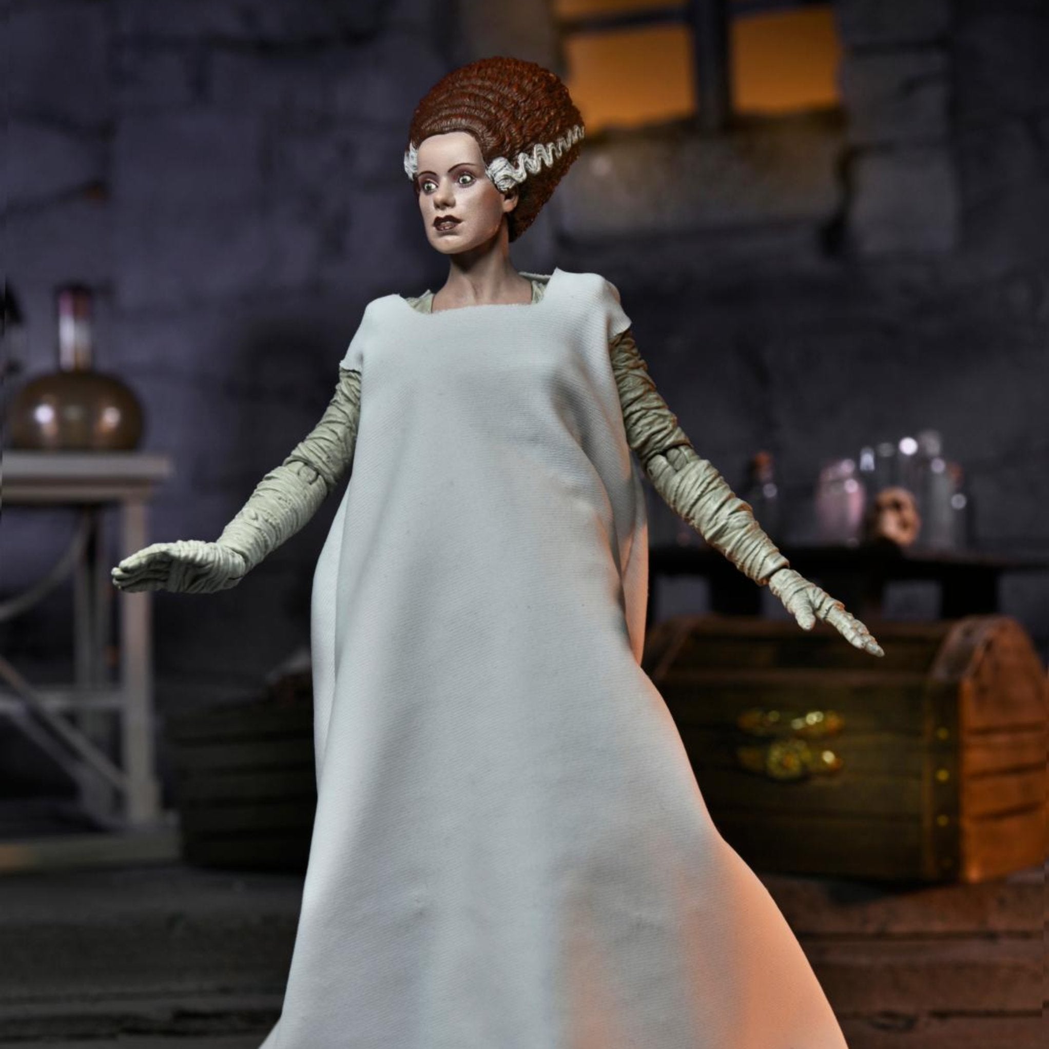 NECA Universal Monsters Bride of Frankenstein (Color) — Nerdzoic Toy Store
