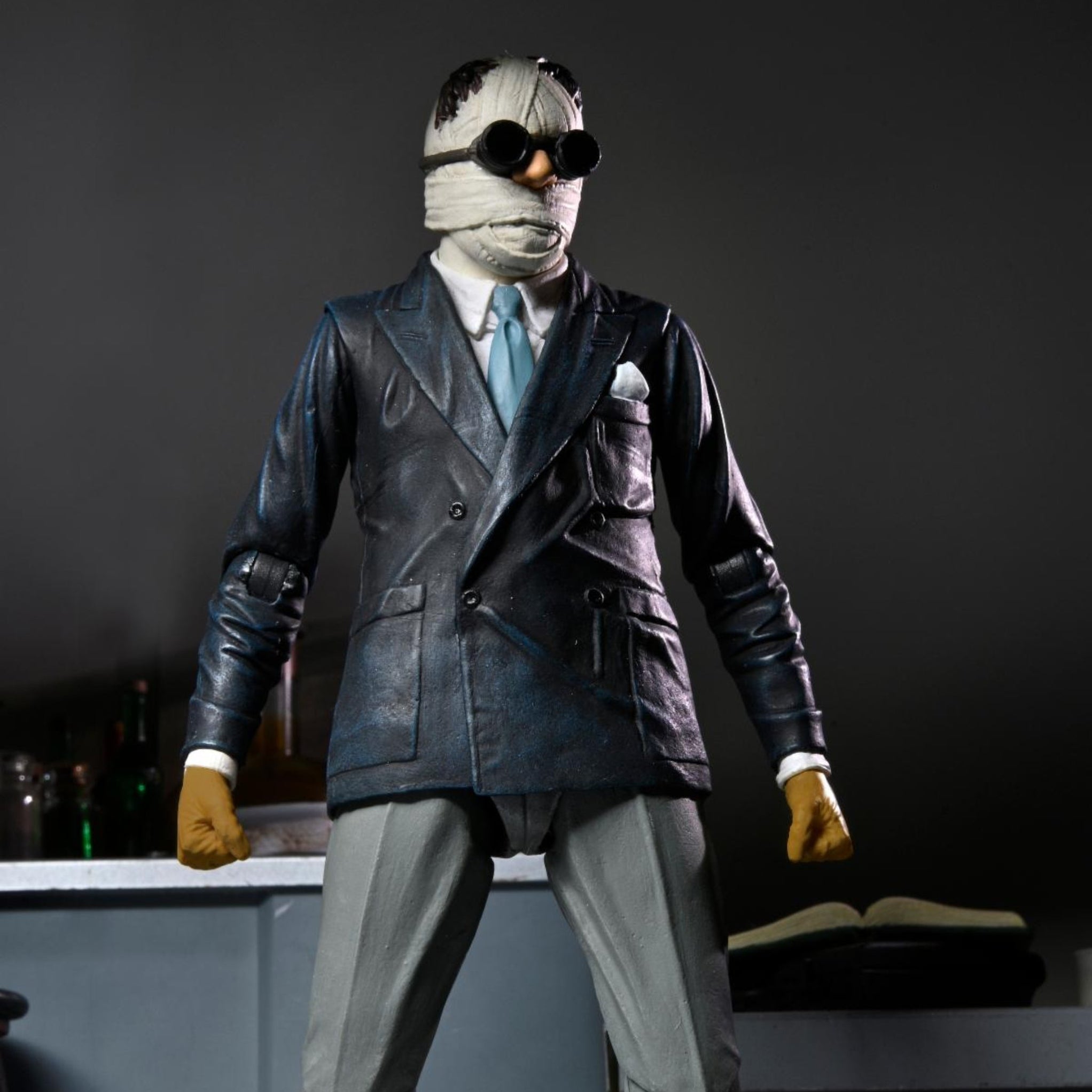 NECA Universal Monsters Ultimate Invisible Man — Nerdzoic Toy Store